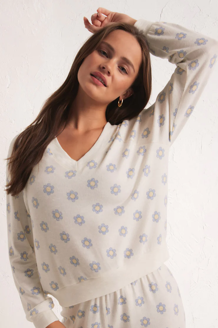 Dazed Daisy V-Neck L/S Top – GFL BOUTIQUE